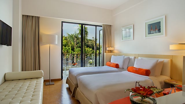 Download Brochure | HARRIS Hotel & Conventions Malang | English