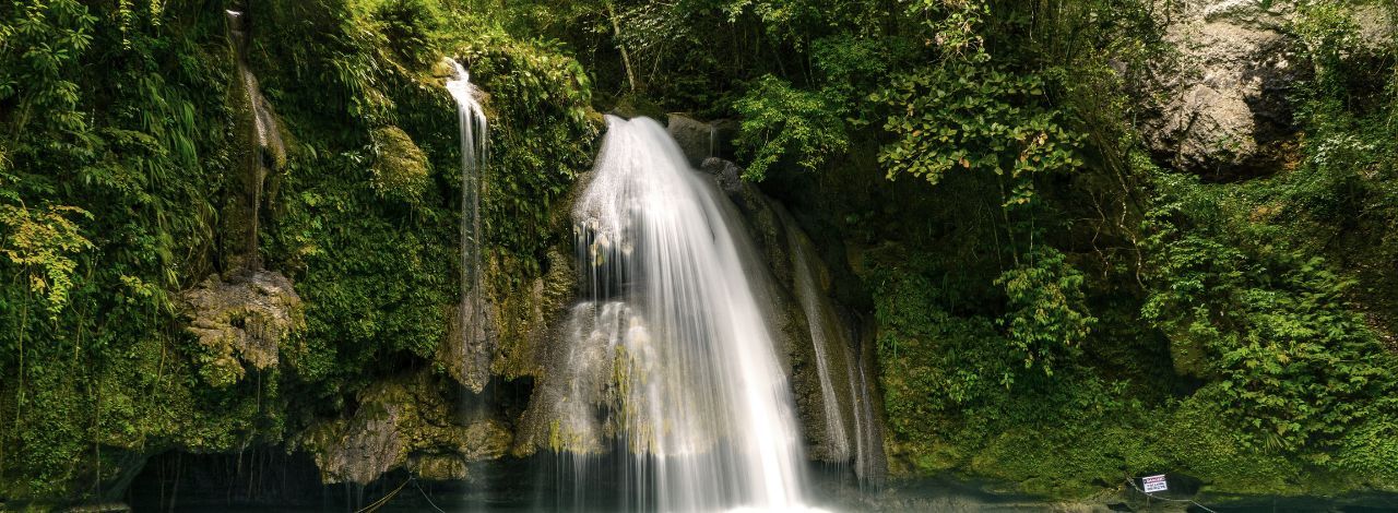 Nikmati Keindahan Air Terjun Batam yang Tidak Kalah dengan Pantainya!