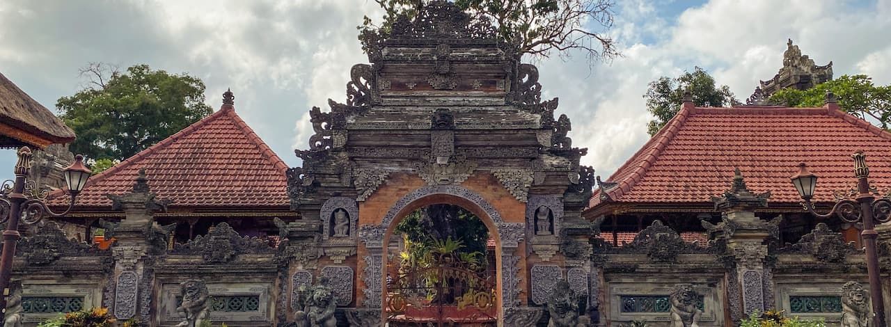 Menelusuri Sejarah Ubud dari Pura Hingga Puri
