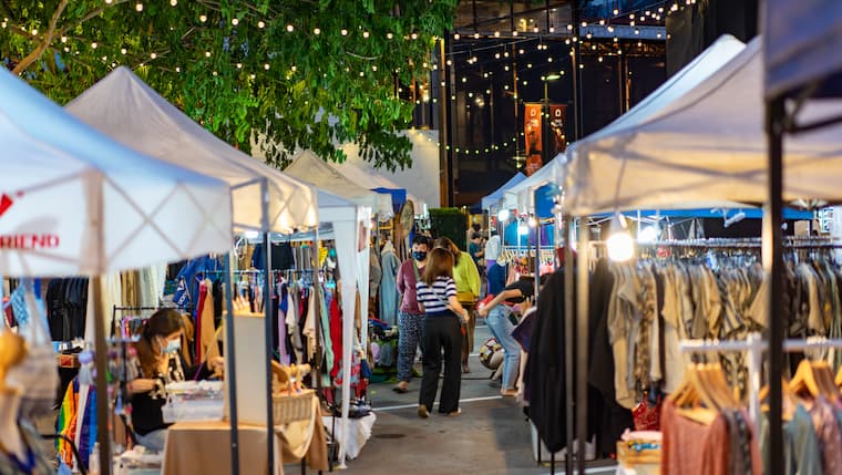 Rayakan Akhir Tahun Bersama Bazaar Cuci Gudang Terbesar di Indonesia