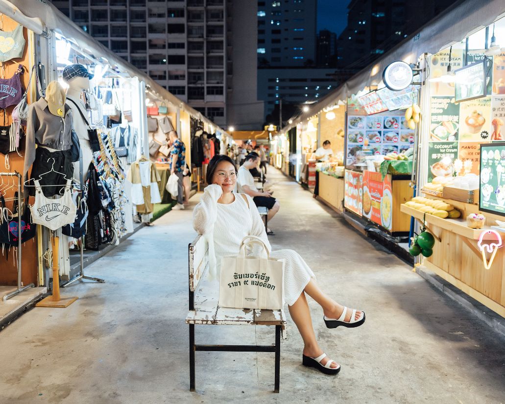 Exploring the Vibrant Attractions Near Ratchadapisek Rama 9